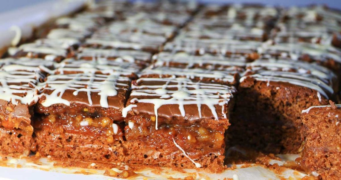 Prăjitură cu cremă de griș, gem de caise și glazură de cacao – fina ...