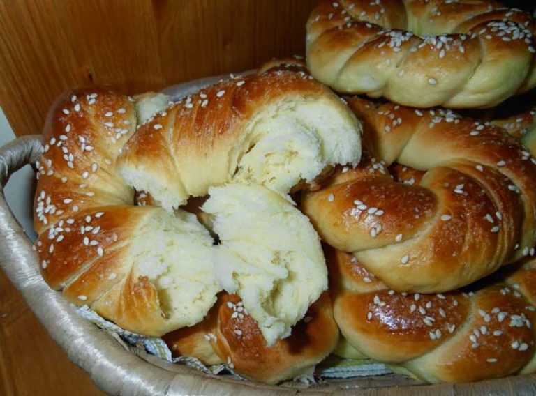 Cei mai pufoși covrigi de casă – cu ingrediente simple, dar super ...